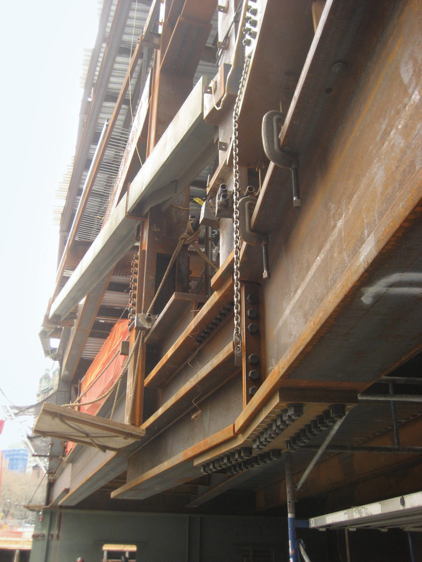 2010-12-10_Structure-North-side-Outrigger-at-Drag-Beam-BH-IMG_2003 ...